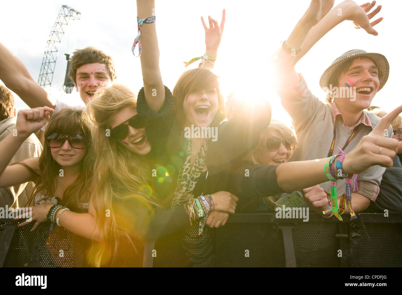 Crowd in front row screaming hi-res stock photography and images - Alamy