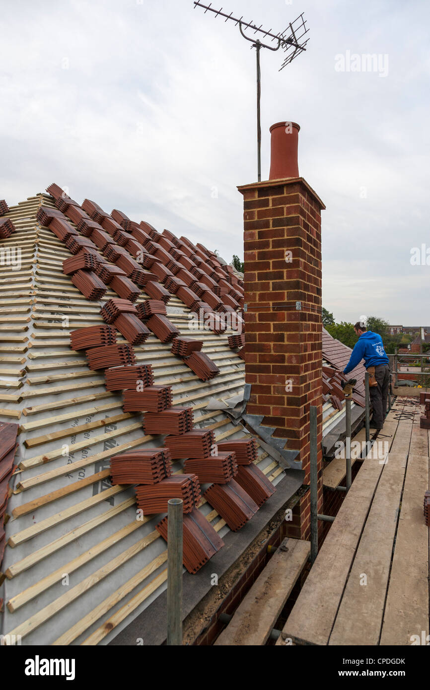 Retiling roof hi-res stock photography and images - Alamy