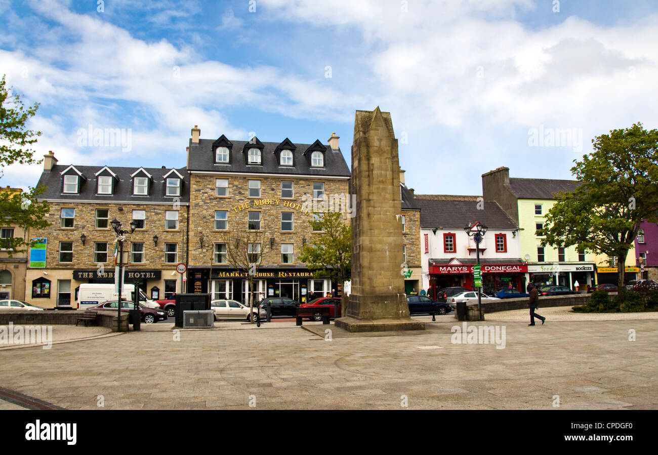 Donegal town centre shops hi-res stock photography and images - Alamy