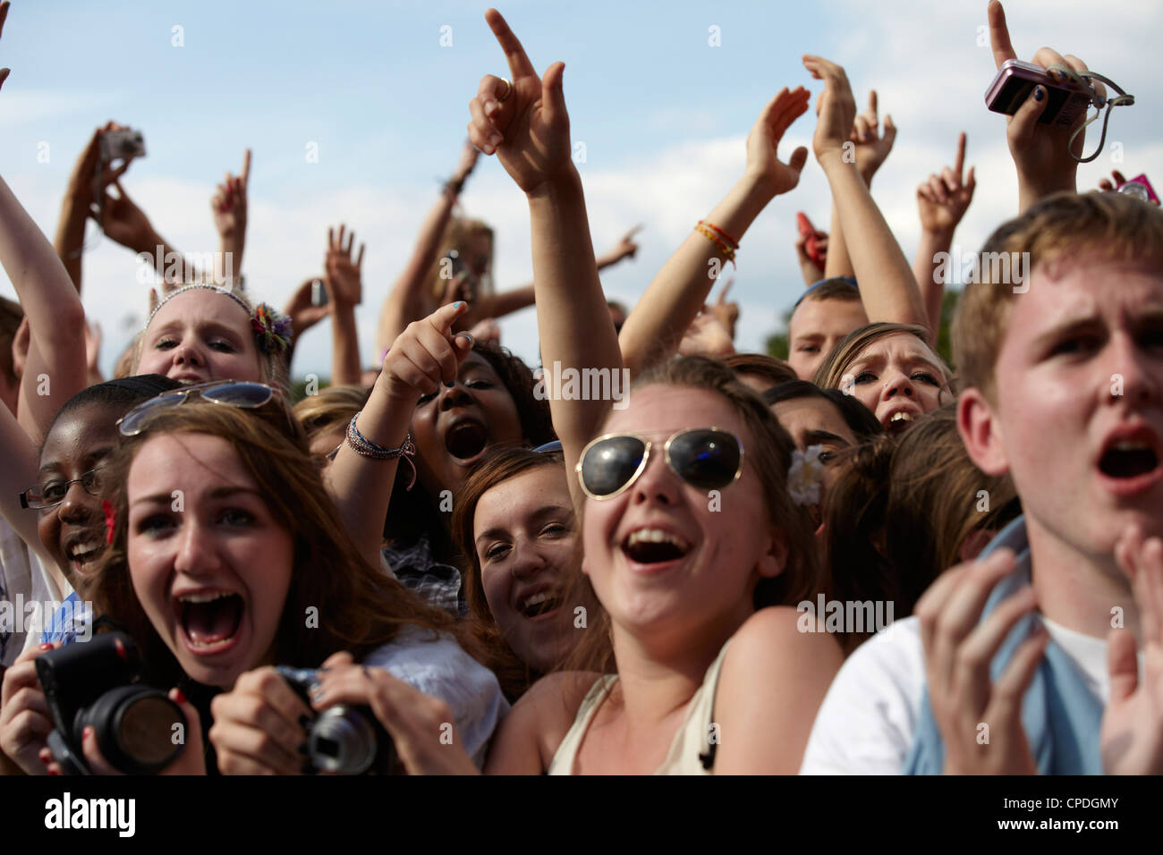Crowd in front row screaming hi-res stock photography and images - Alamy