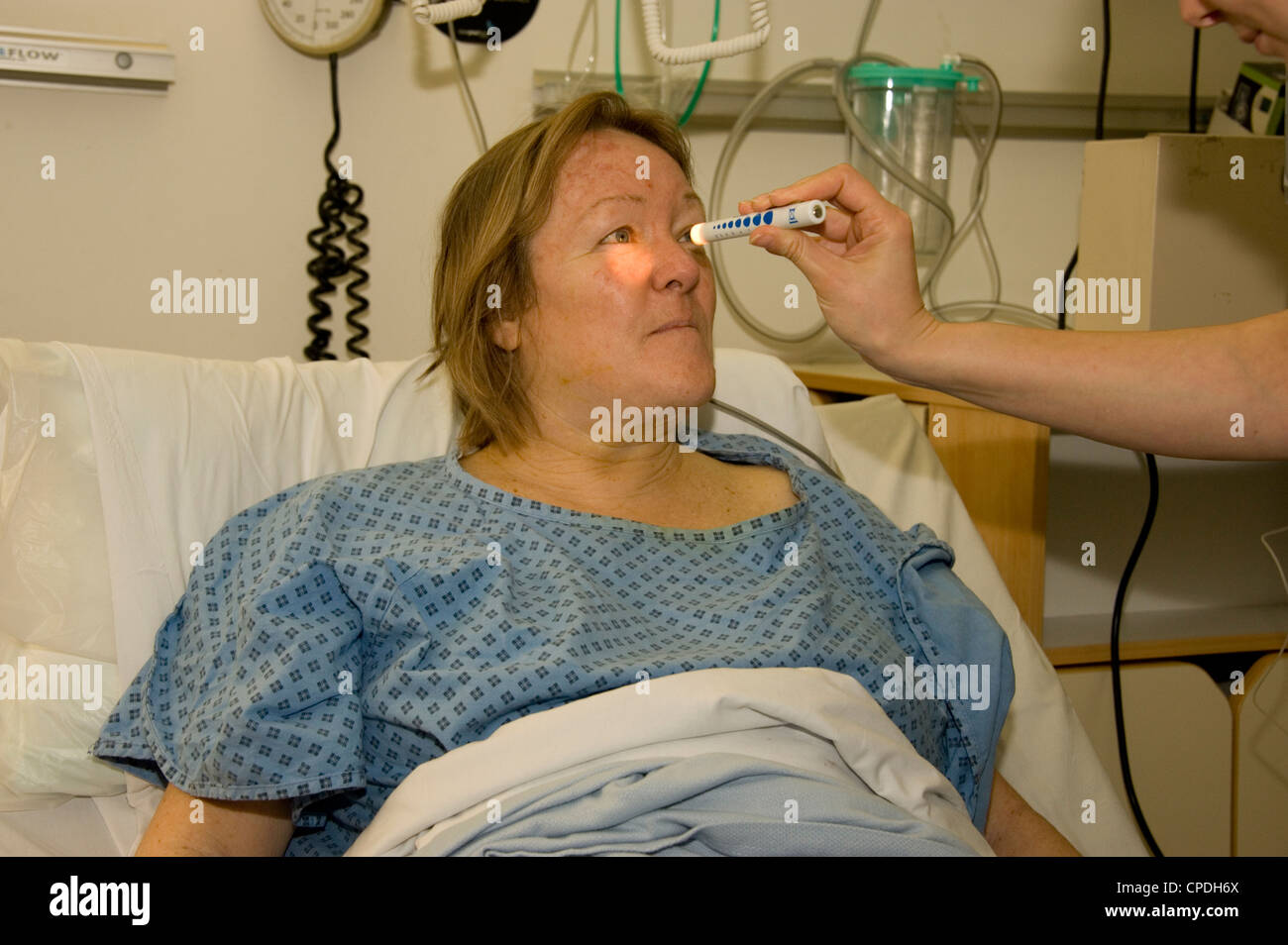 Hospital post operative recovery room hi-res stock photography and ...
