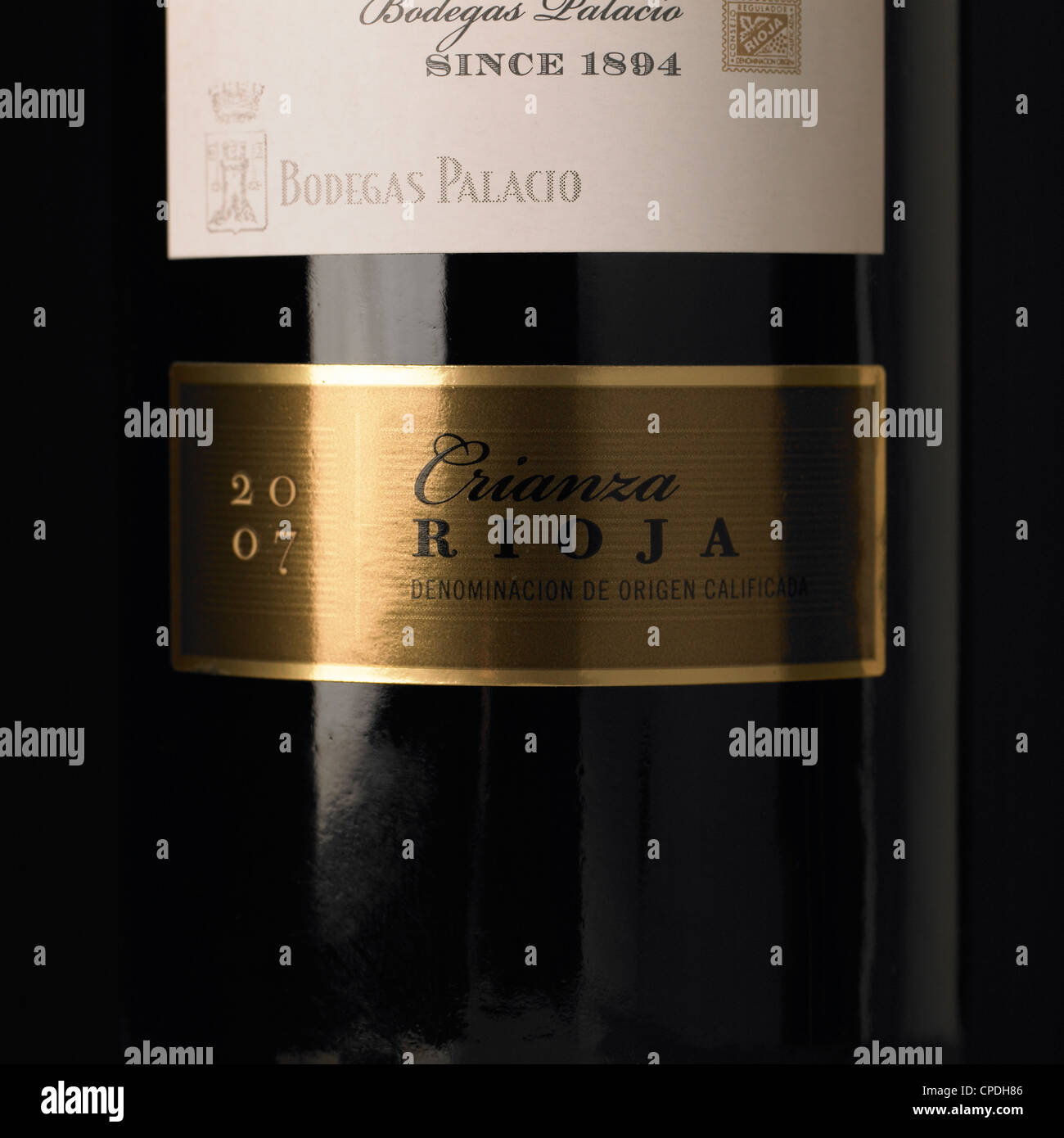 Bodegas Palacio Rioja wine bottle label closeup Stock Photo - Alamy