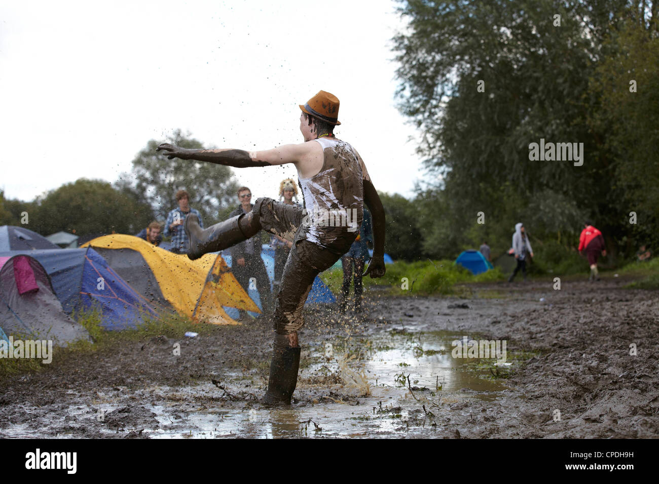 Kick in mud hi-res stock photography and images - Alamy