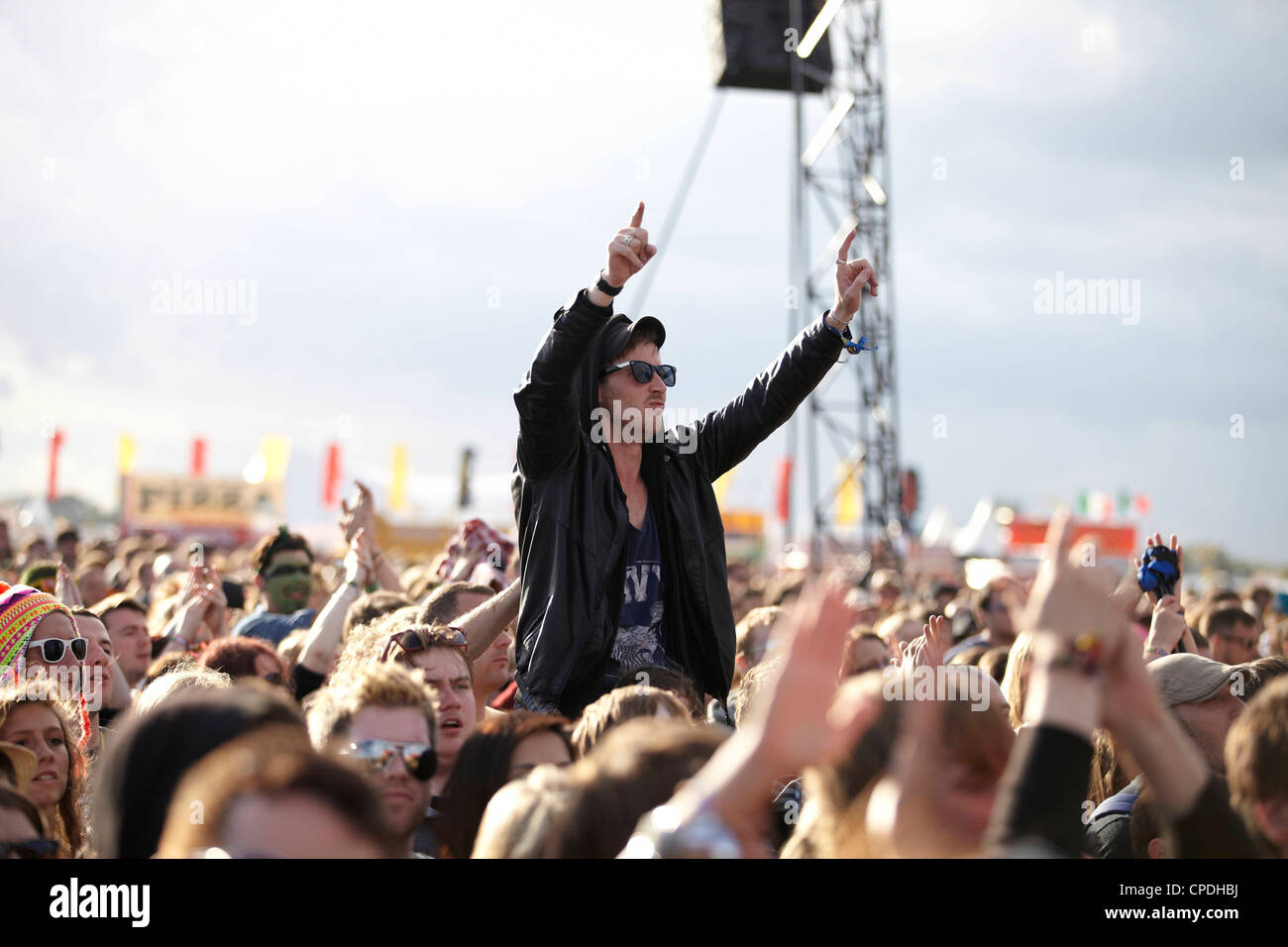 Boy band crowd hi-res stock photography and images - Alamy