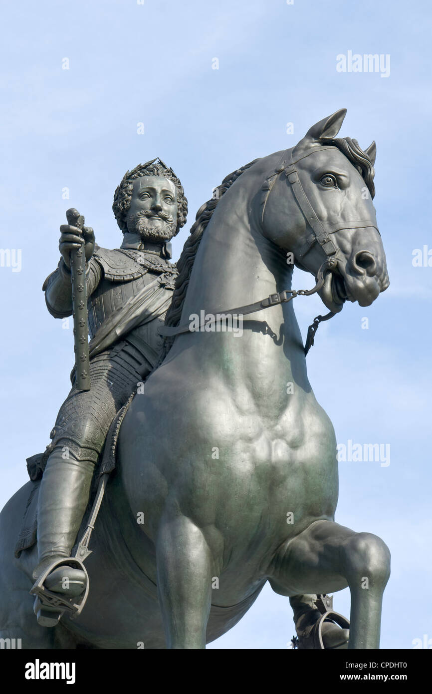 Henri Iv Equestrian Statue Monument Stock Photos & Henri Iv Equestrian ...