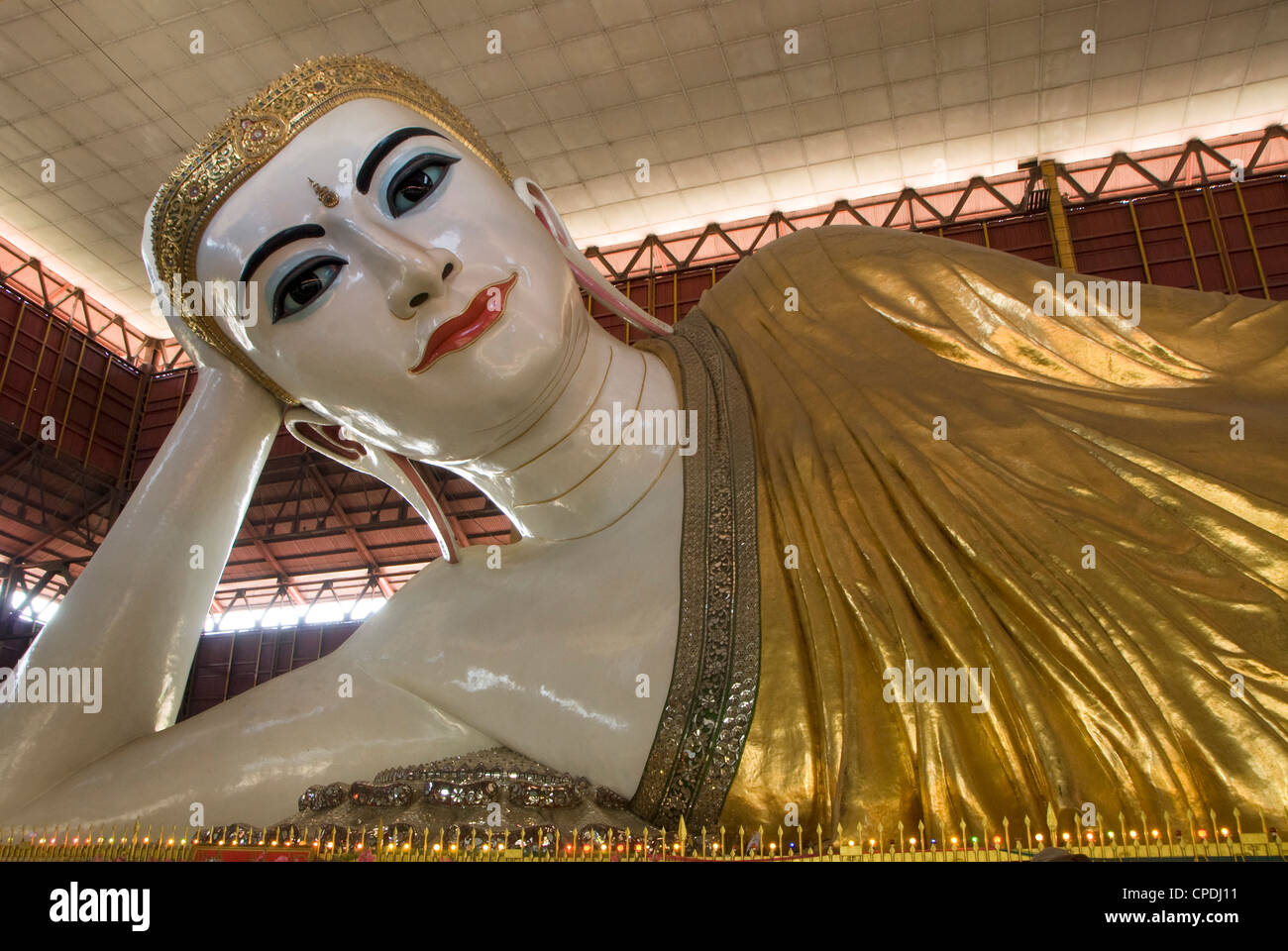 Reclining Buddha, Chauk Htat Gyi Pagoda, Yangon (Rangoon), Myanmar ...