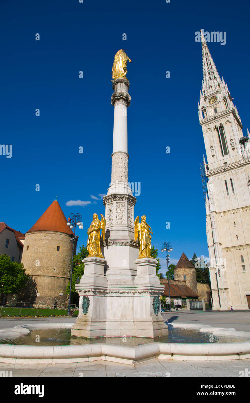 Statue of the Virgin Mary cathedral and Archbishop's palace at Kaptol ...