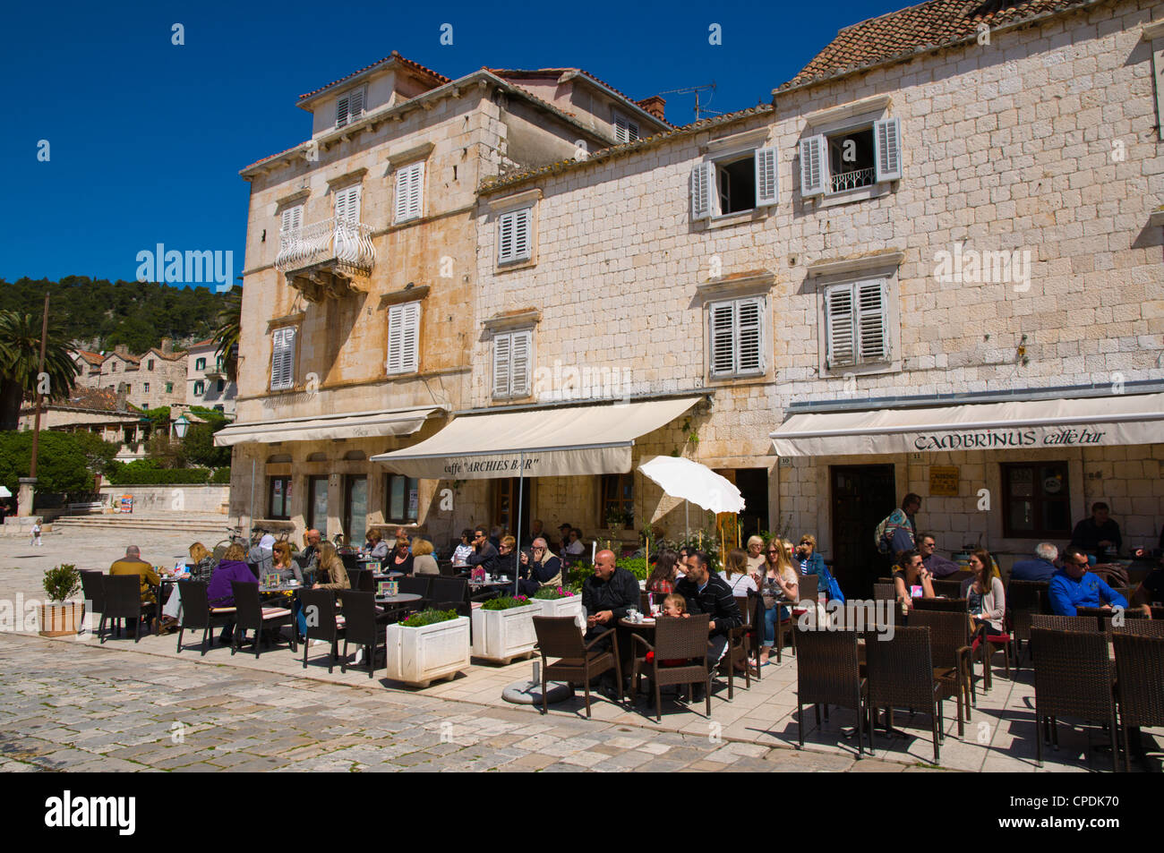 Pavement sidewalk cafes hi-res stock photography and images - Alamy
