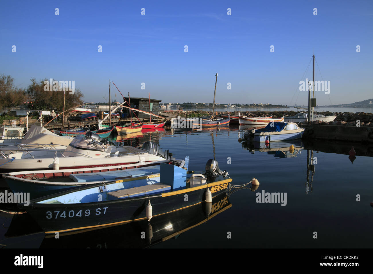 Bouzigues hi-res stock photography and images - Alamy