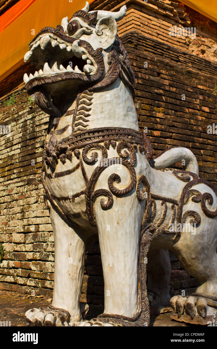 Singha statue hi-res stock photography and images - Alamy