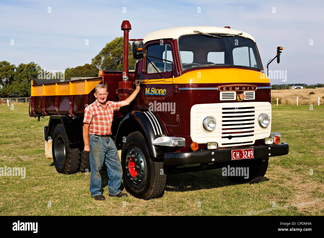Clunes Australia / A 1960 model QX series Commer truck,on display at ...