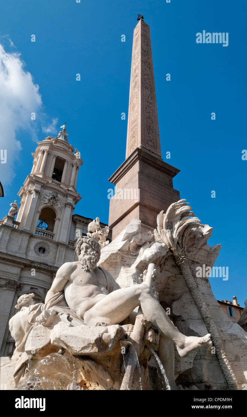 Fontana dei Quattro Fiumi in the centre of Pizza Navona, Rome, Italy ...