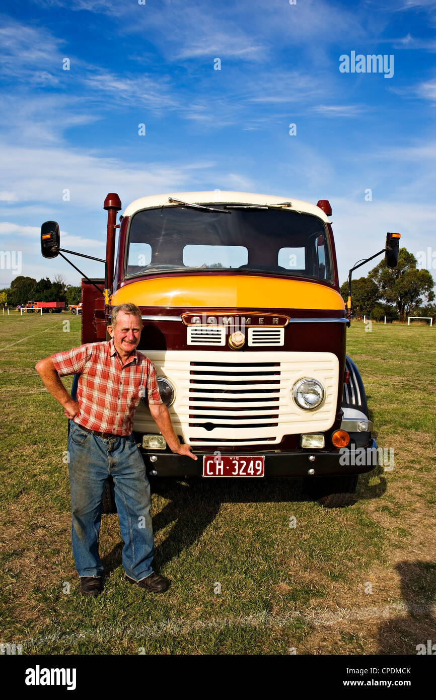 Vintage commer truck hi-res stock photography and images - Alamy