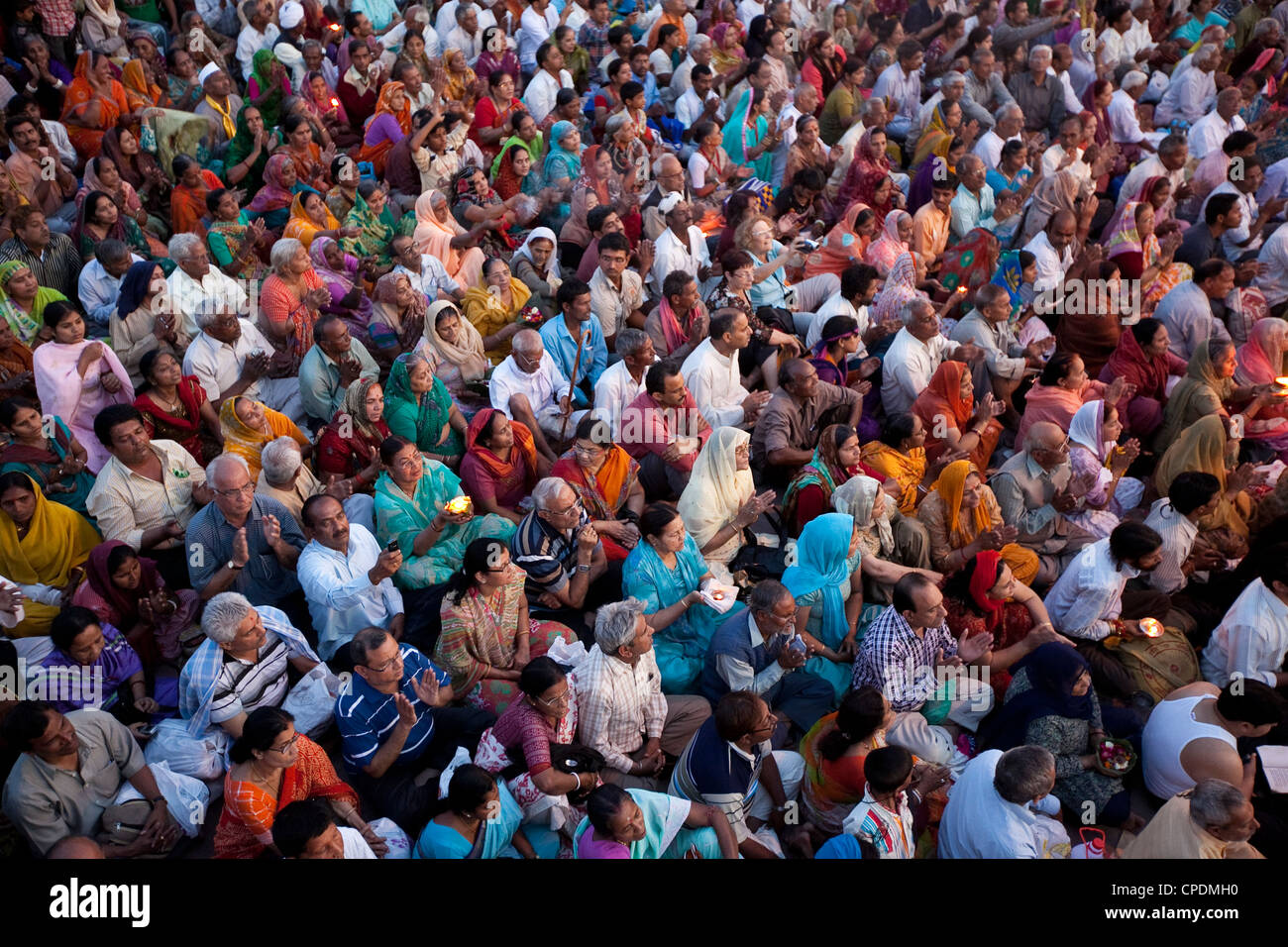 Kumbh mela crowds hi-res stock photography and images - Alamy
