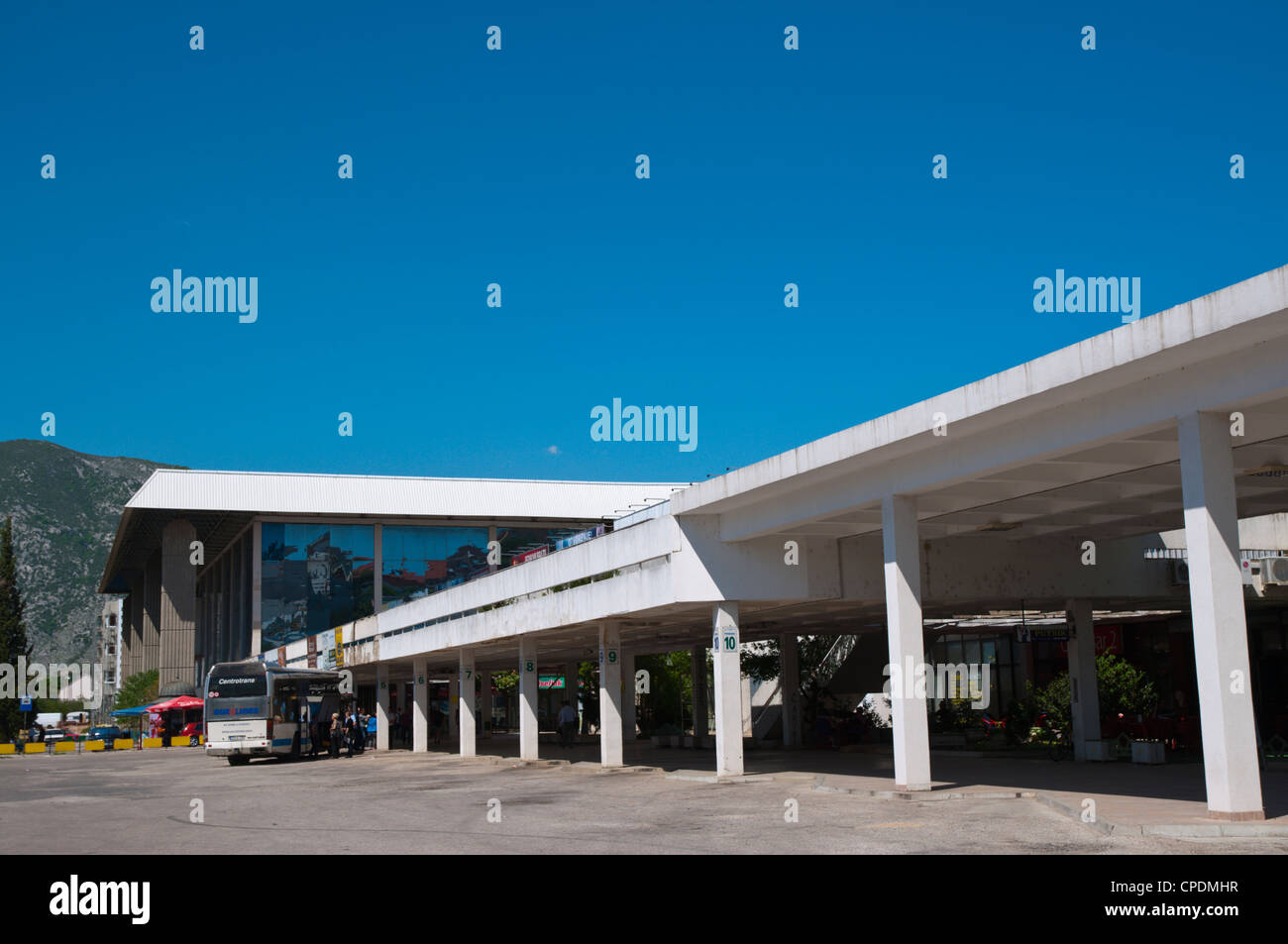 Bus stations hi-res stock photography and images - Alamy