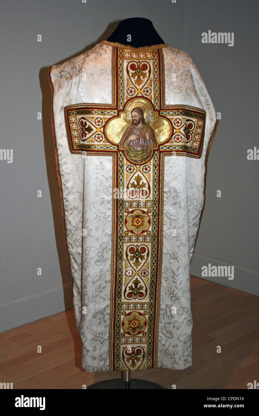 Passion For Vestments Saint Anthony Catholic Church, 60% OFF