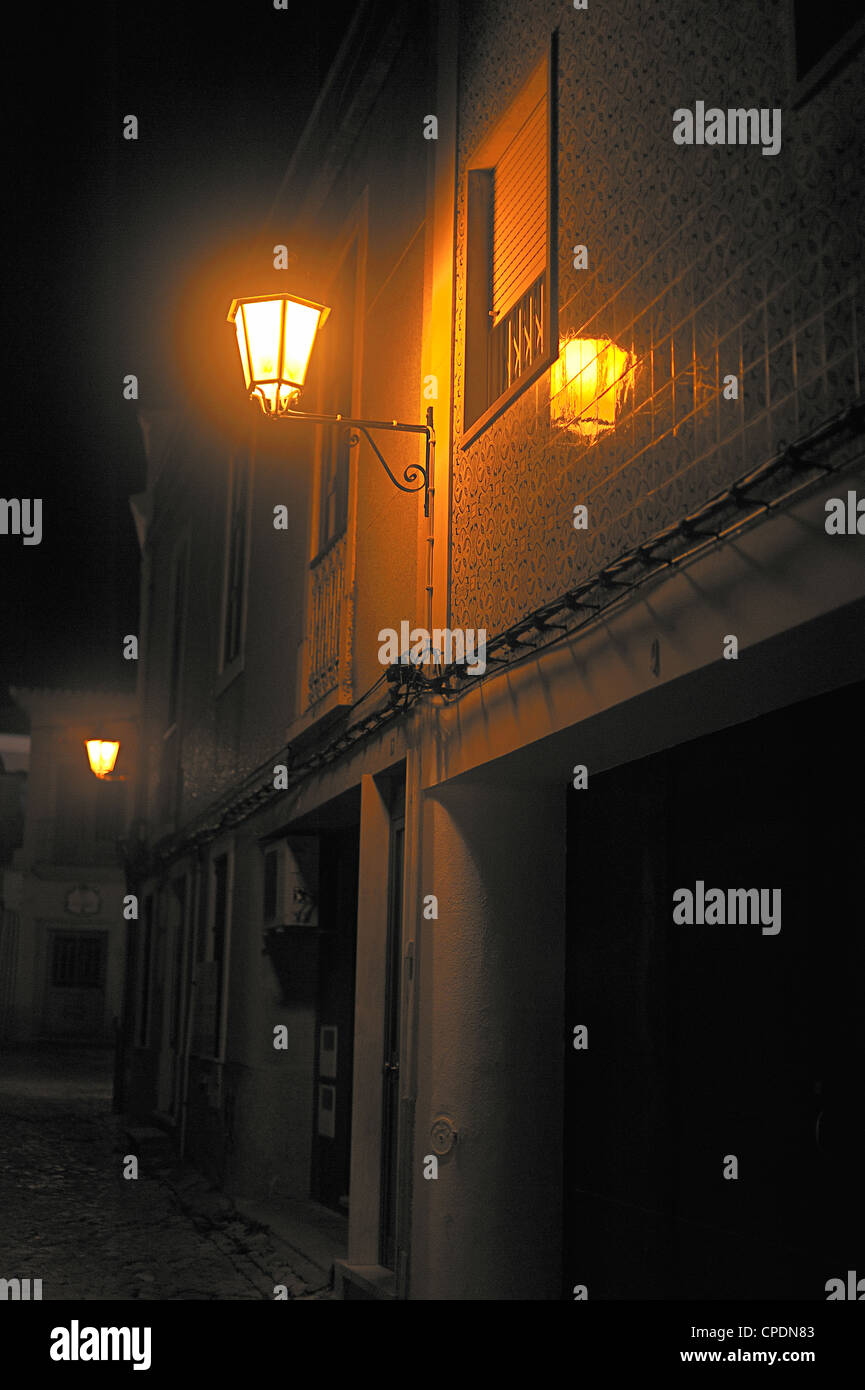 Old fashioned streetlights hi-res stock photography and images - Alamy