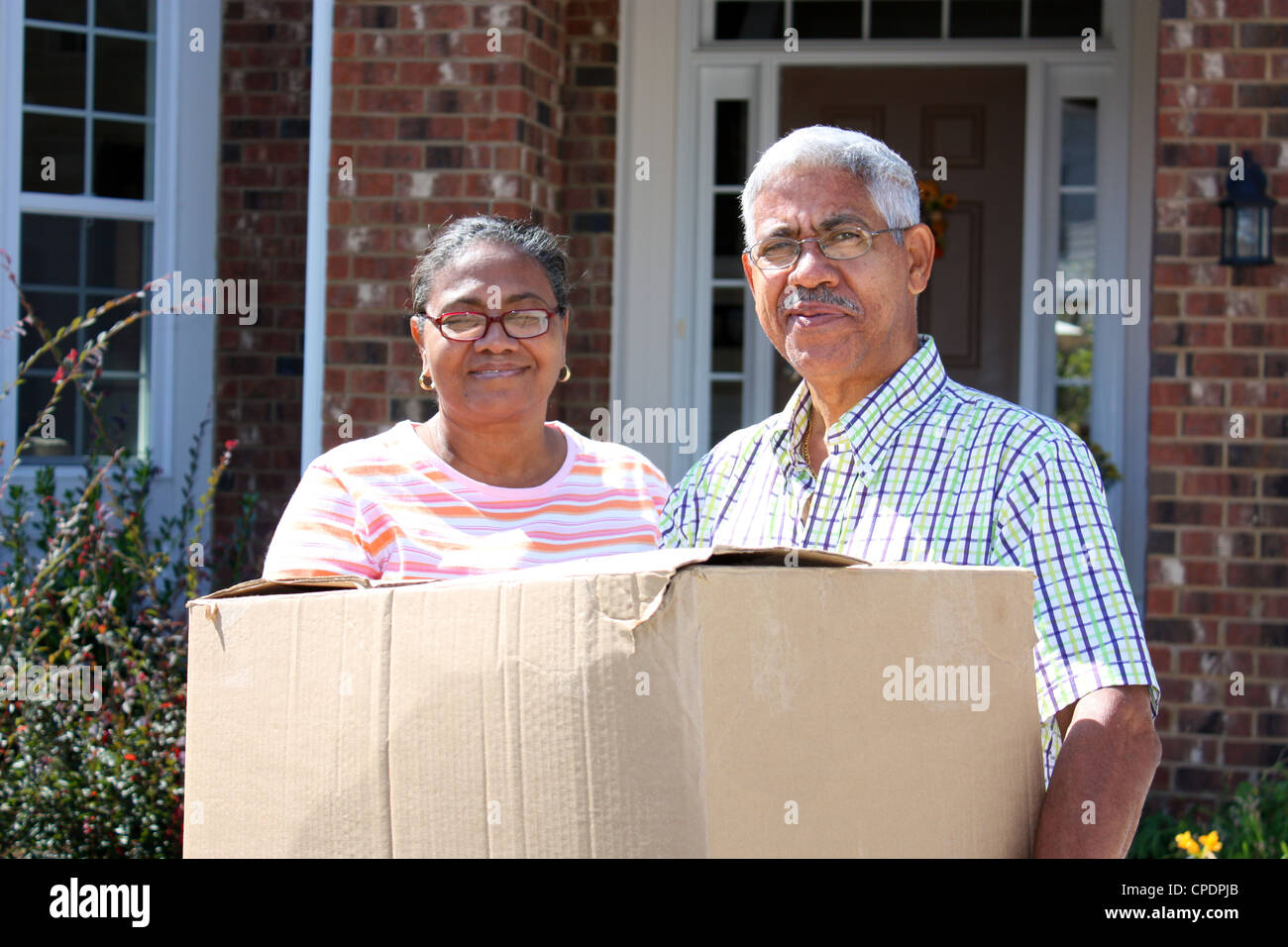 Old person moving home hi-res stock photography and images - Alamy