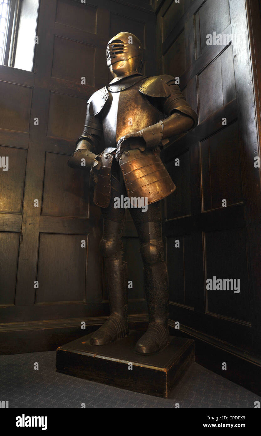 Medieval knight armor suit hi-res stock photography and images - Alamy