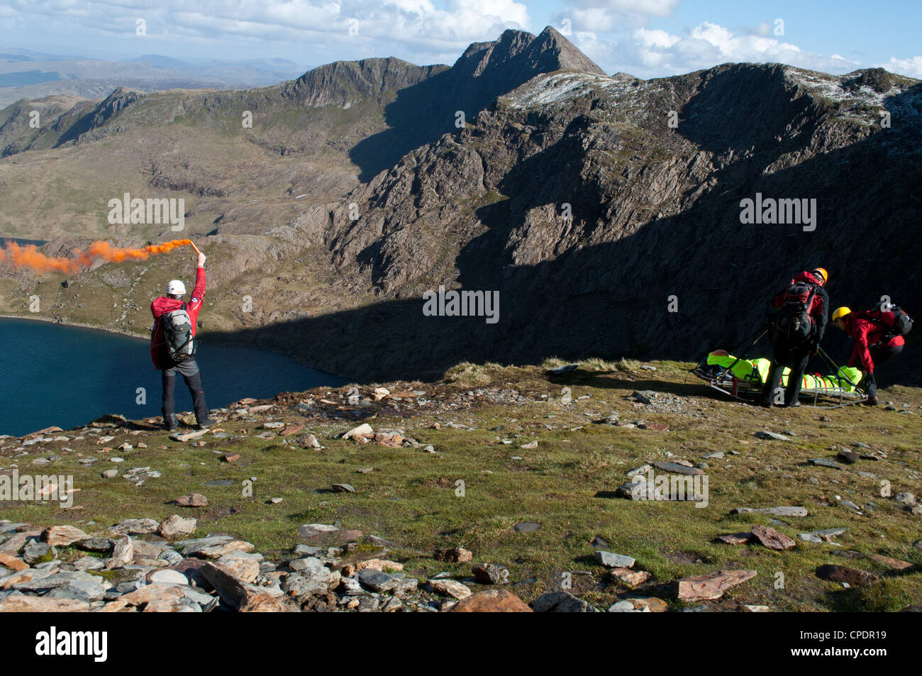 Mountain rescue team snowdonia hi-res stock photography and images - Alamy