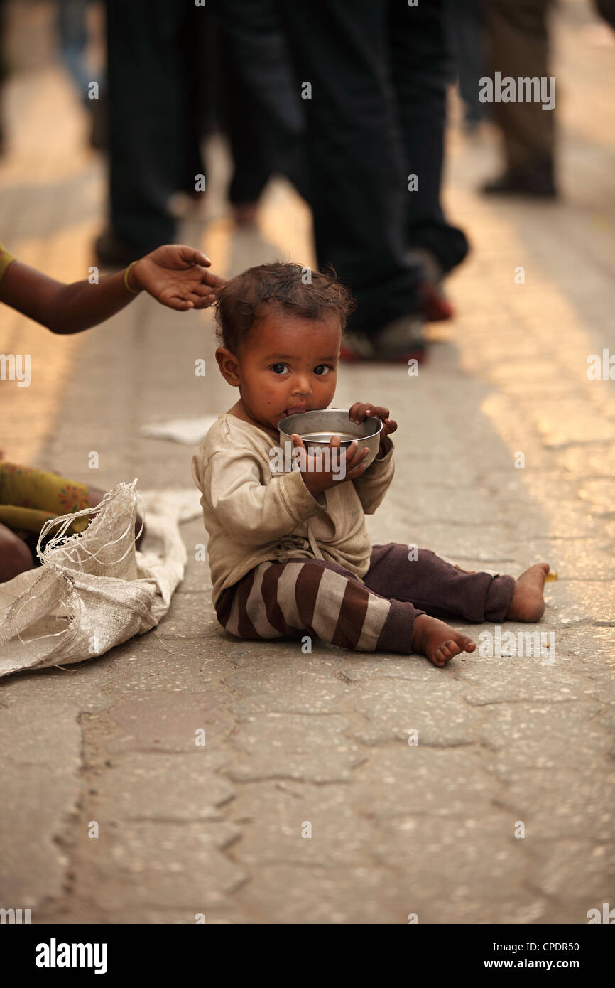 Homeless children beggar hi-res stock photography and images - Alamy