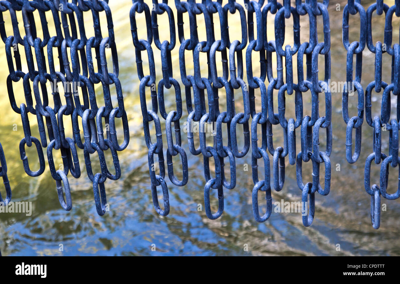 Blue chain hi-res stock photography and images - Alamy
