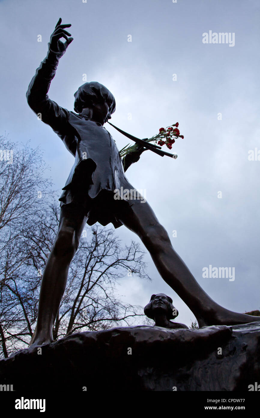 Peter pan statue hi-res stock photography and images - Alamy