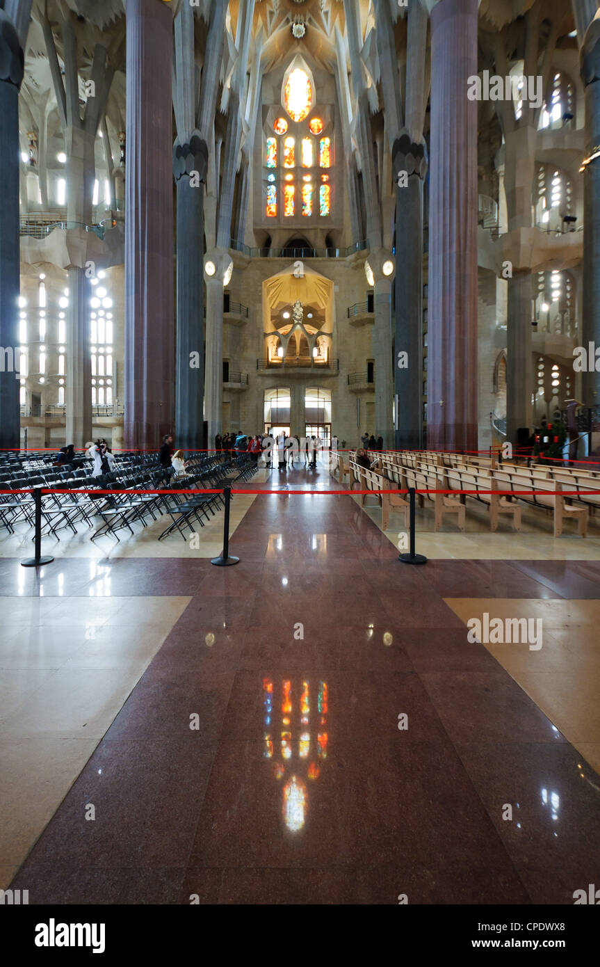 Sagrada Familia cathedral architecture. Masterpiece of modernism ...