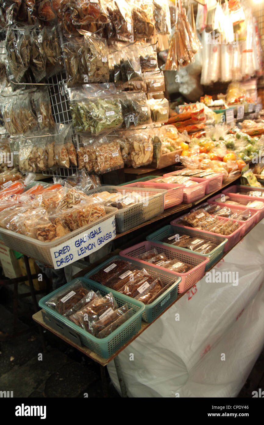 Asian herb shop in Chatuchak market in Bangkok Stock Photo - Alamy