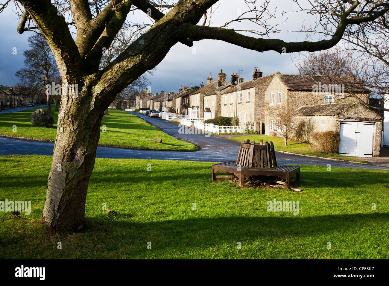 The Village Green at East Witton, North Yorkshire, Yorkshire, England ...