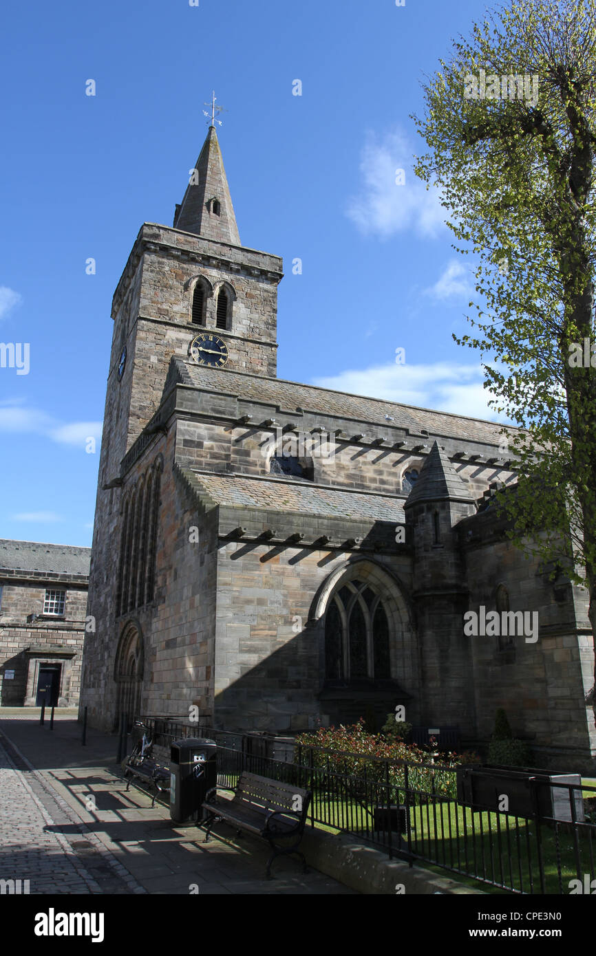 St andrews holy trinity church hi-res stock photography and images - Alamy