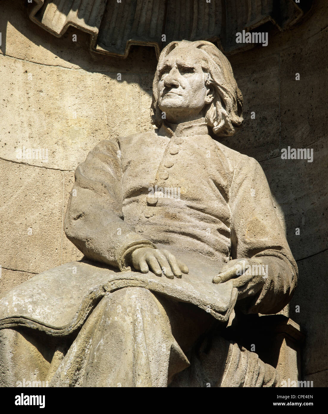 Statue of composer Franz Liszt outside the State Opera, Budapest ...