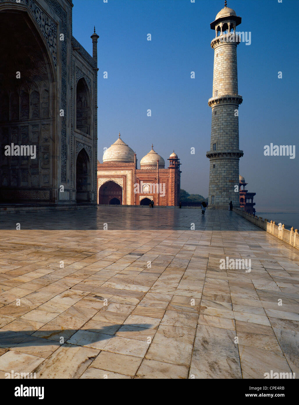 Flank towers hi-res stock photography and images - Alamy