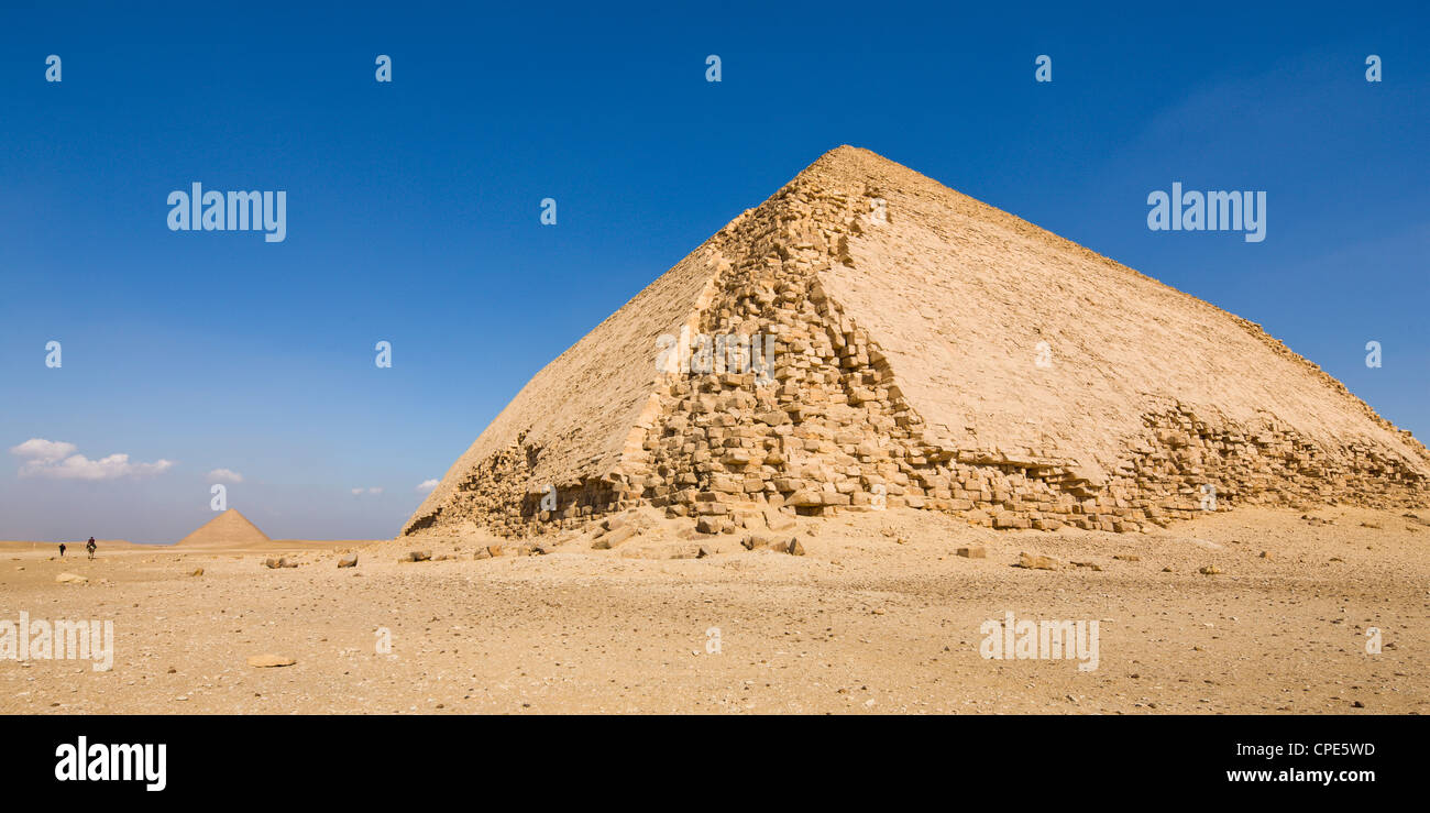 The Bent and Red pyramids of Dahshur, UNESCO World Heritage Site, Egypt, North Africa, Africa ...
