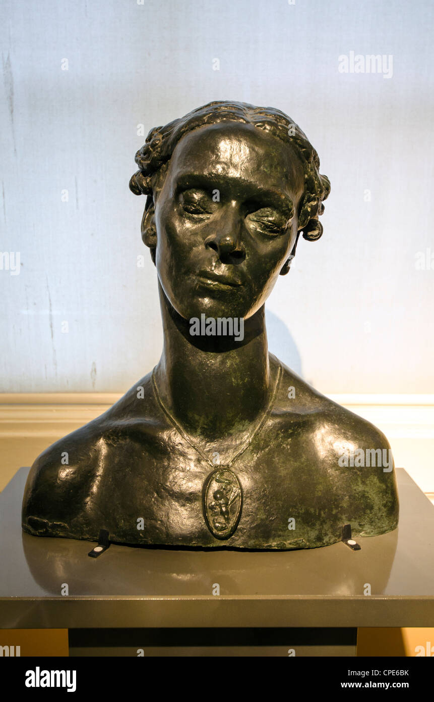 Jacob Epstein Sculpture High Resolution Stock Photography and Images ...