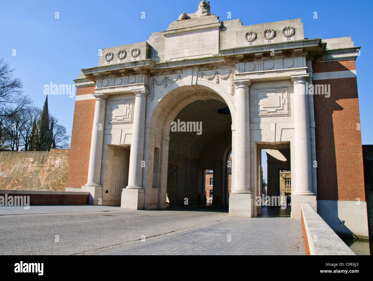 The Menin Gate Memorial to the British Missing is a World War 1 ...