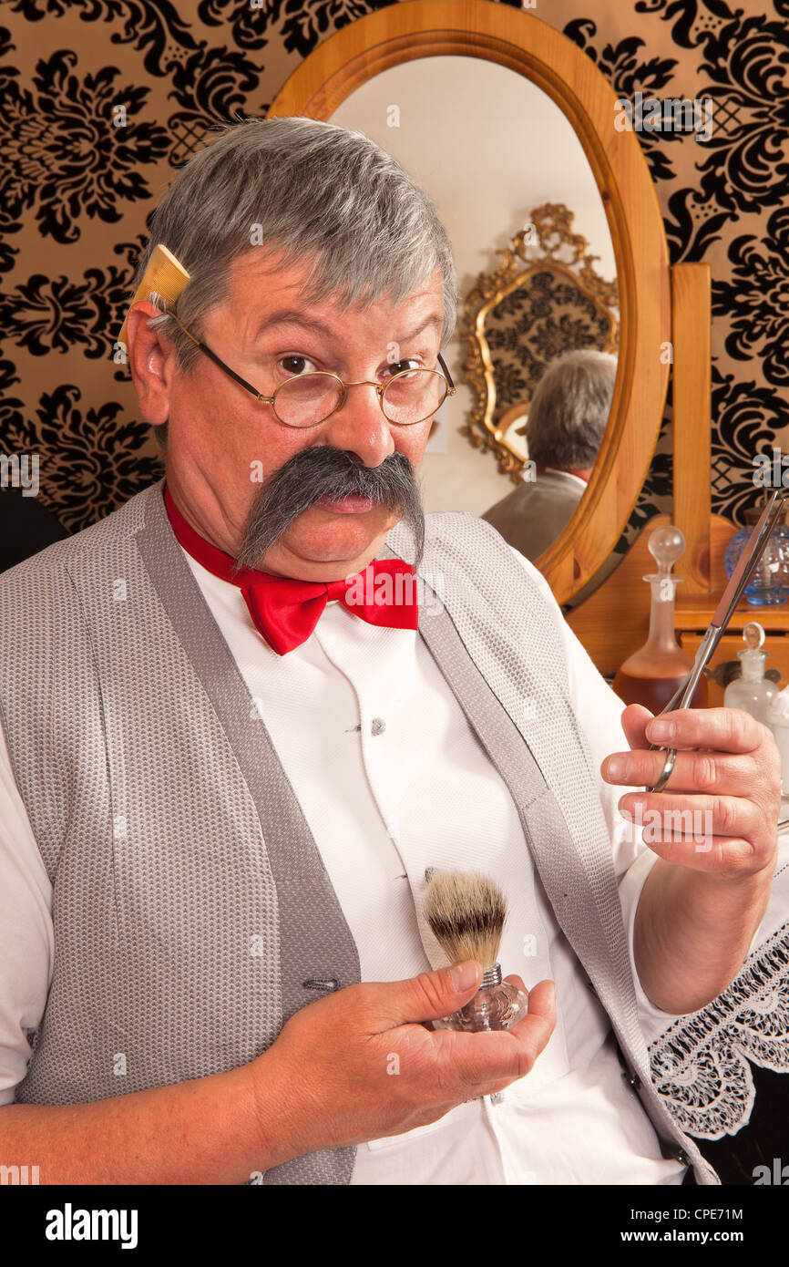 Historical barbershop hi-res stock photography and images - Alamy