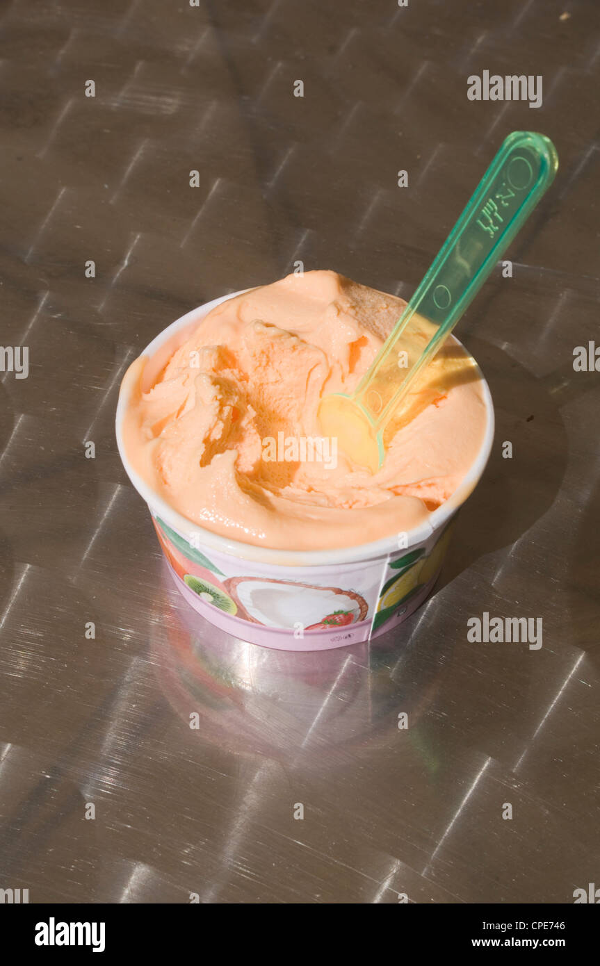 Ice cream tub hi-res stock photography and images - Alamy