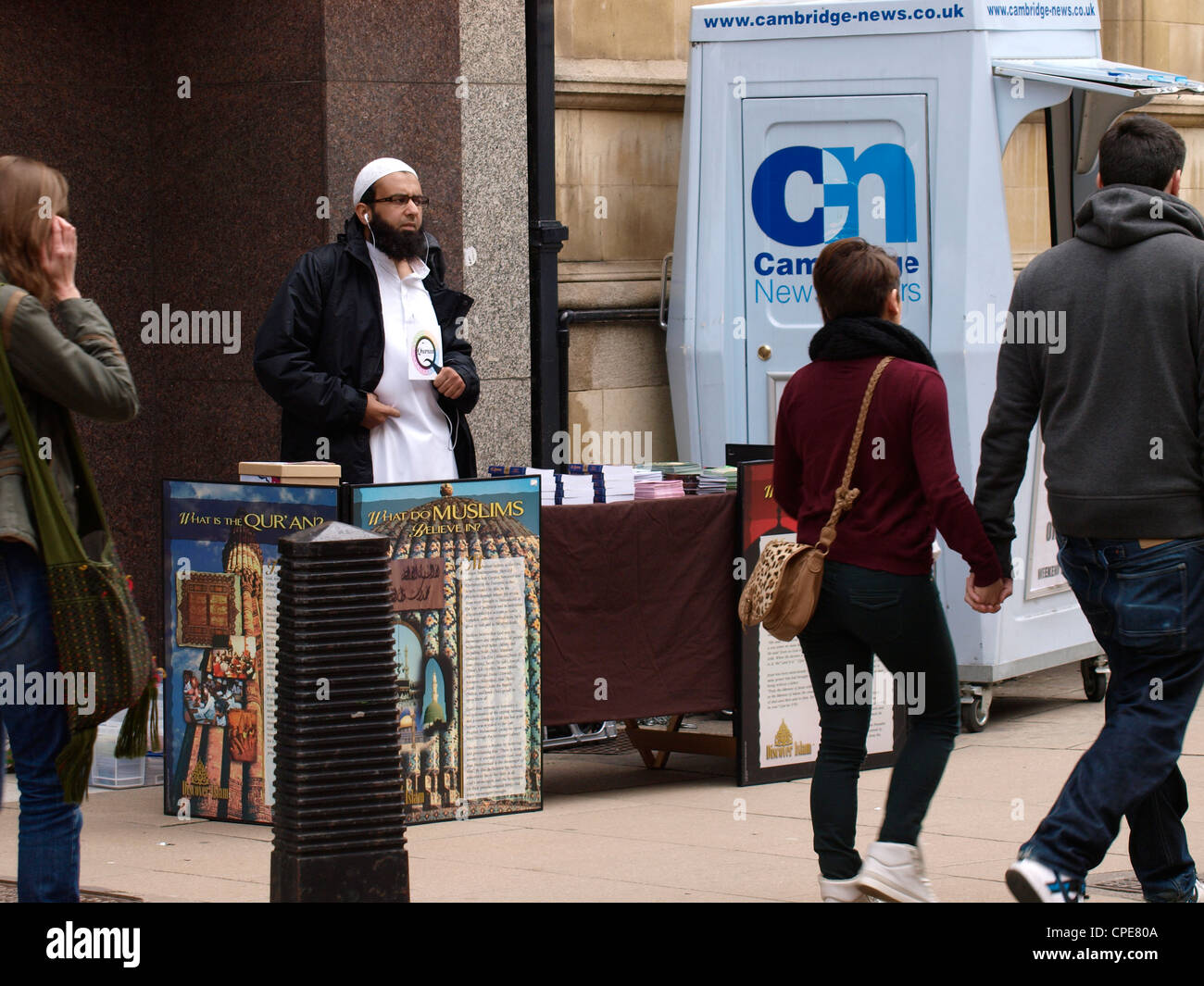 Muslim street vendor hi-res stock photography and images - Alamy