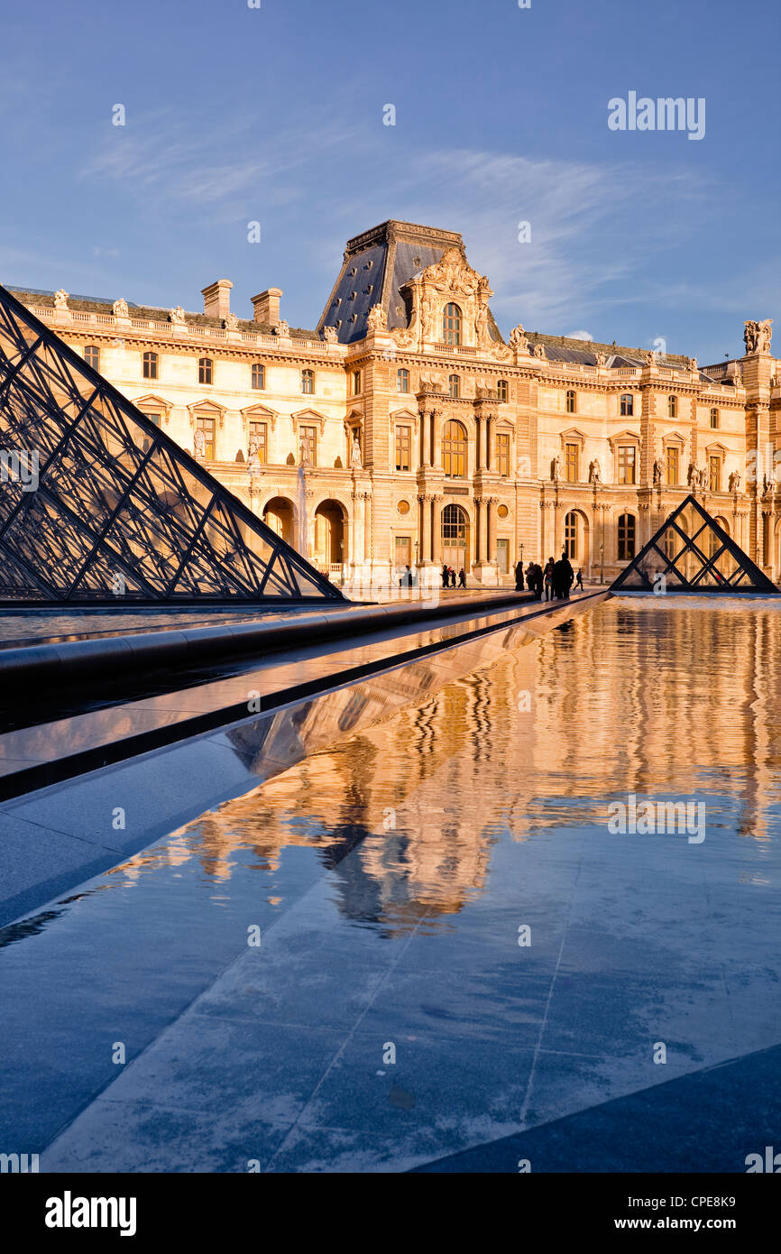 Louvre pyramid structure hi-res stock photography and images - Alamy
