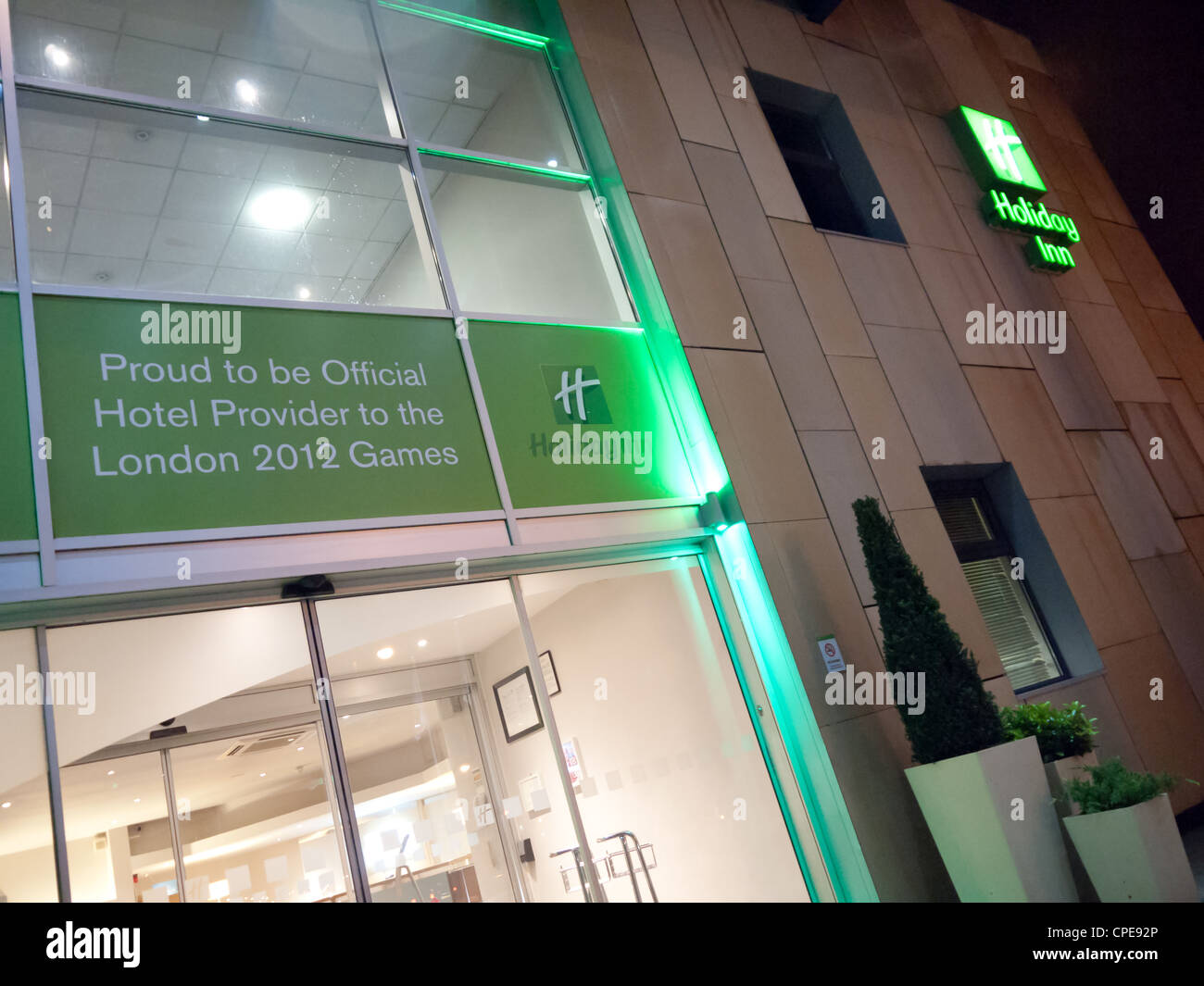 Holiday inn logo hi-res stock photography and images - Alamy