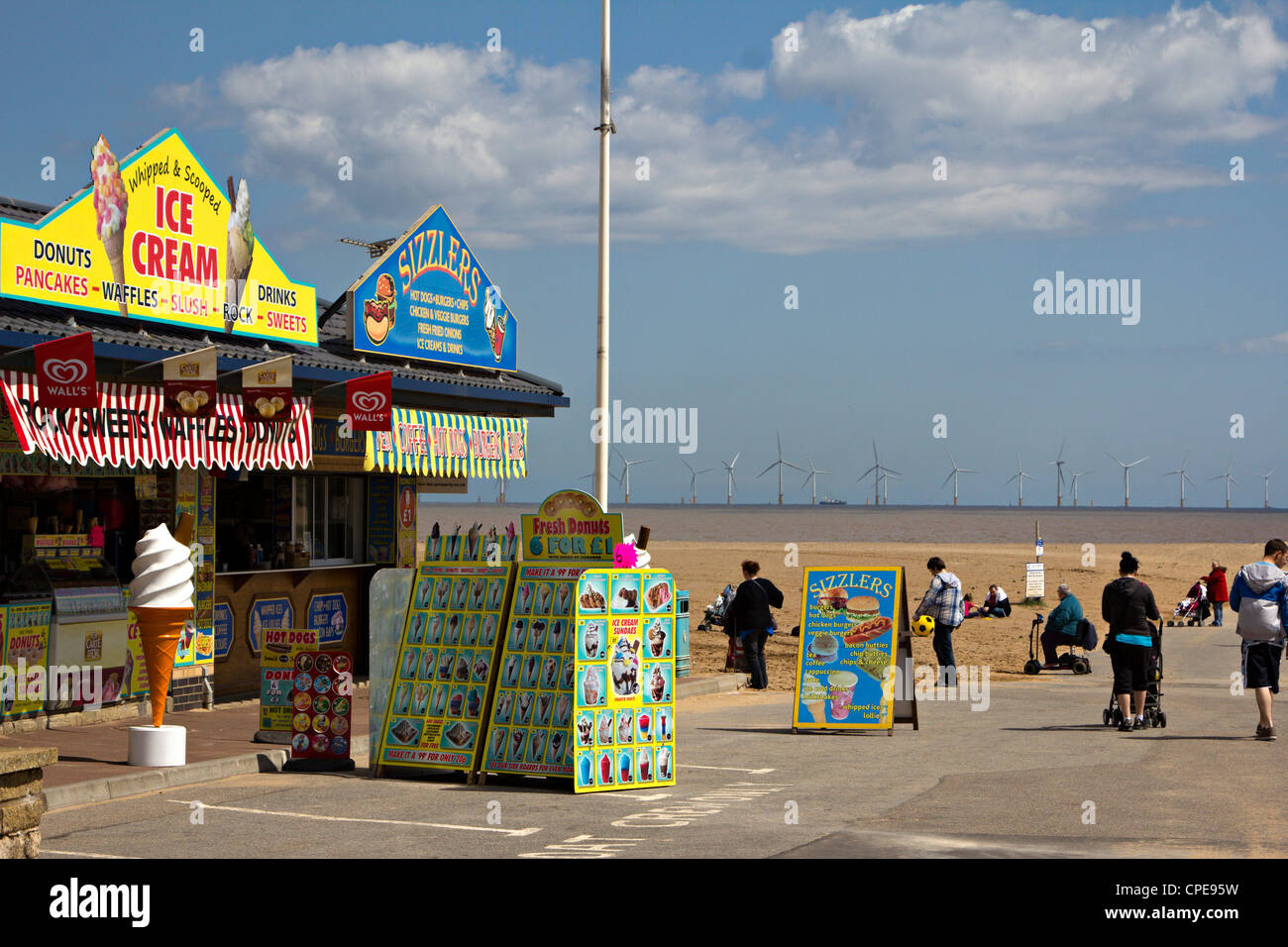 skegness seaside resort lincolnshire england Stock Photo - Alamy