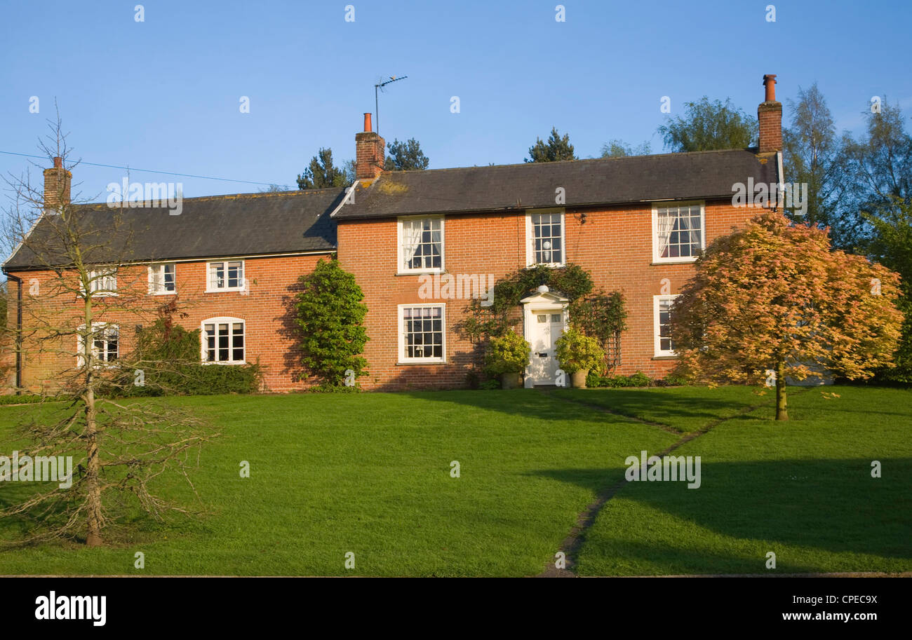 Traditional farmhouse hi-res stock photography and images - Alamy