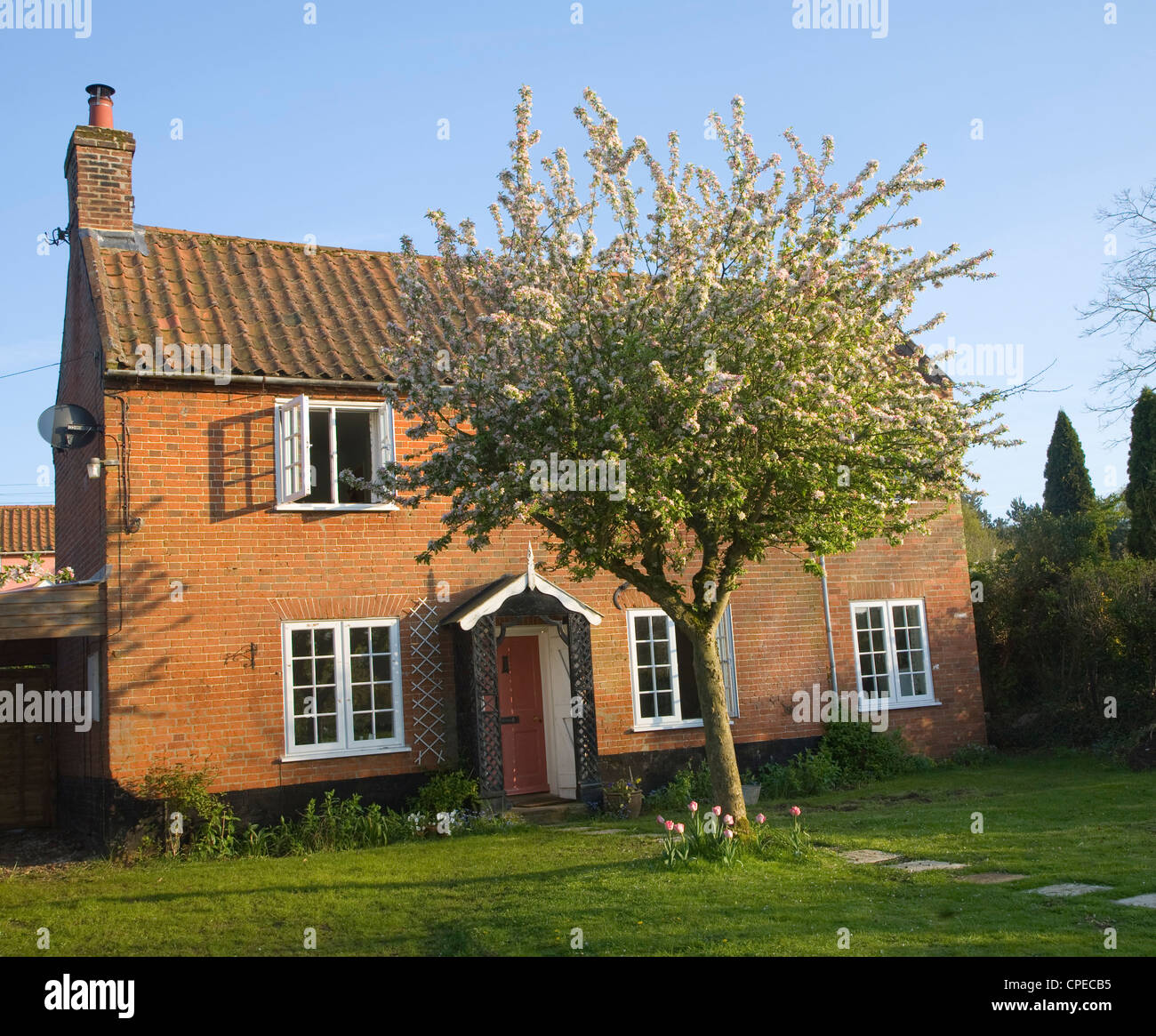 Red brick victorian house hi-res stock photography and images - Alamy