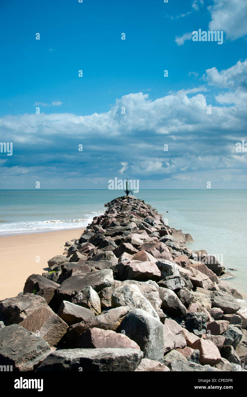 Groyne of rocks hi-res stock photography and images - Alamy