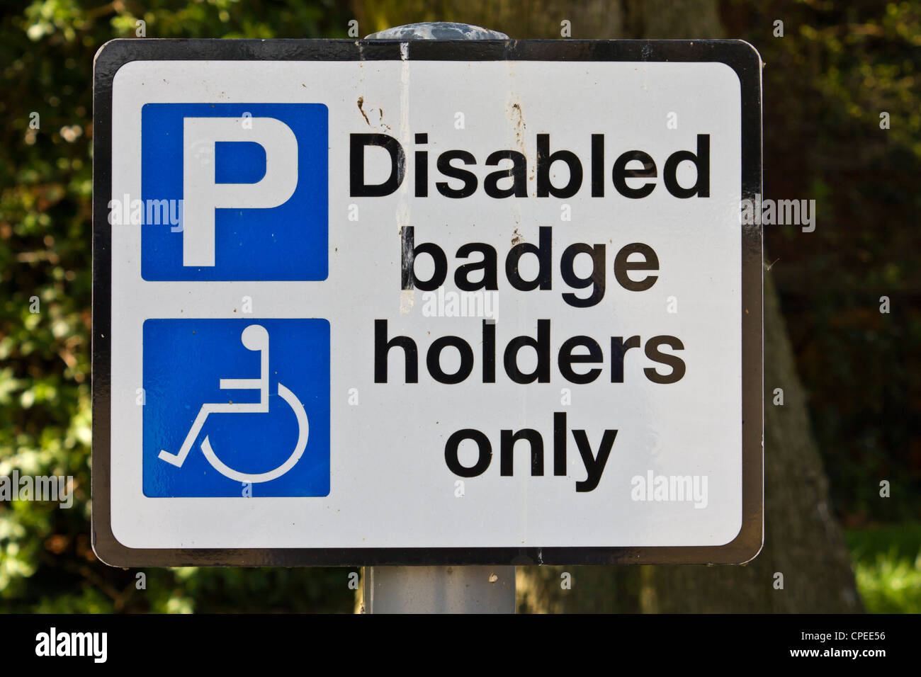 Disabled bay sign hi-res stock photography and images - Alamy