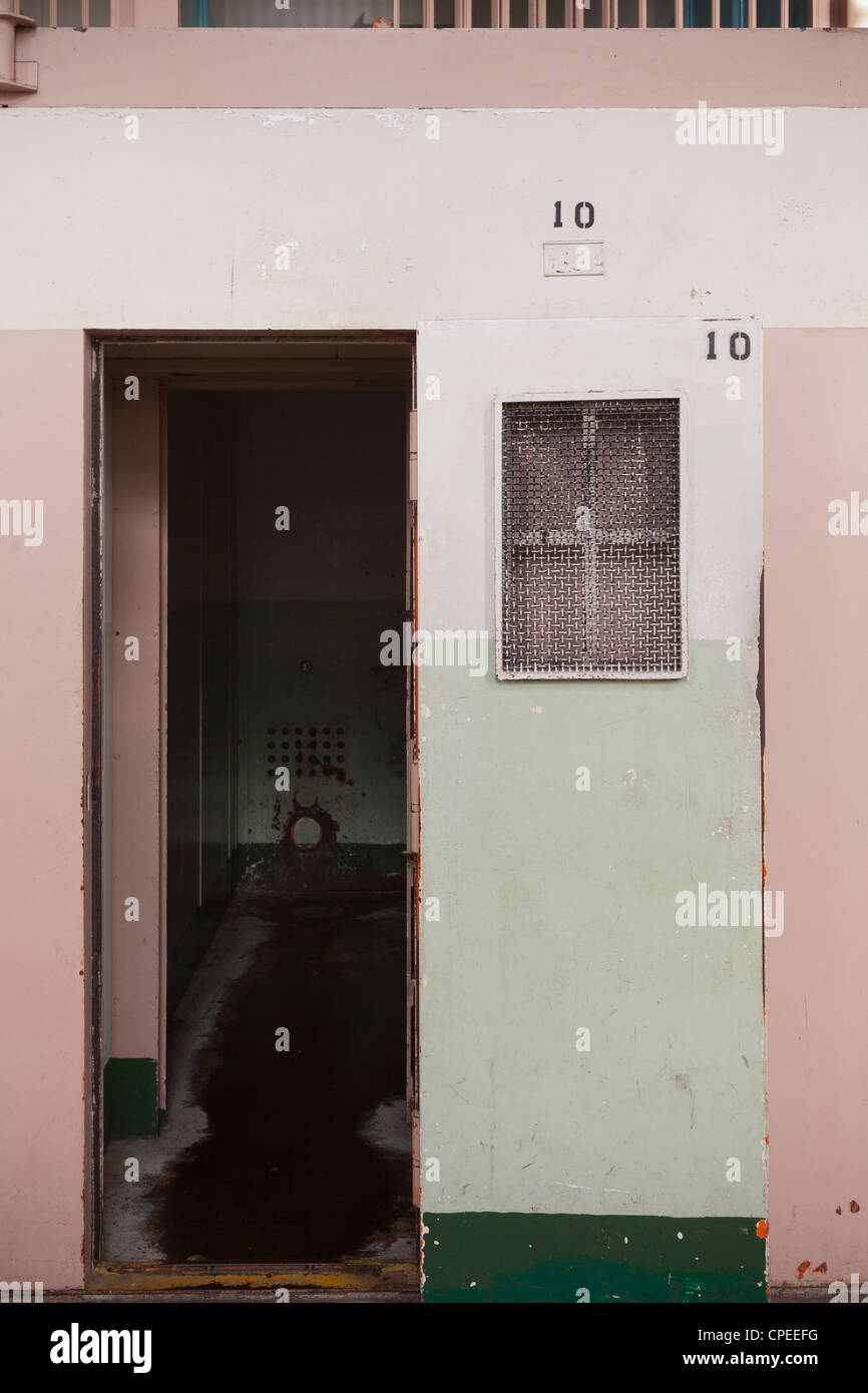 Alcatraz cell block d hi-res stock photography and images - Alamy
