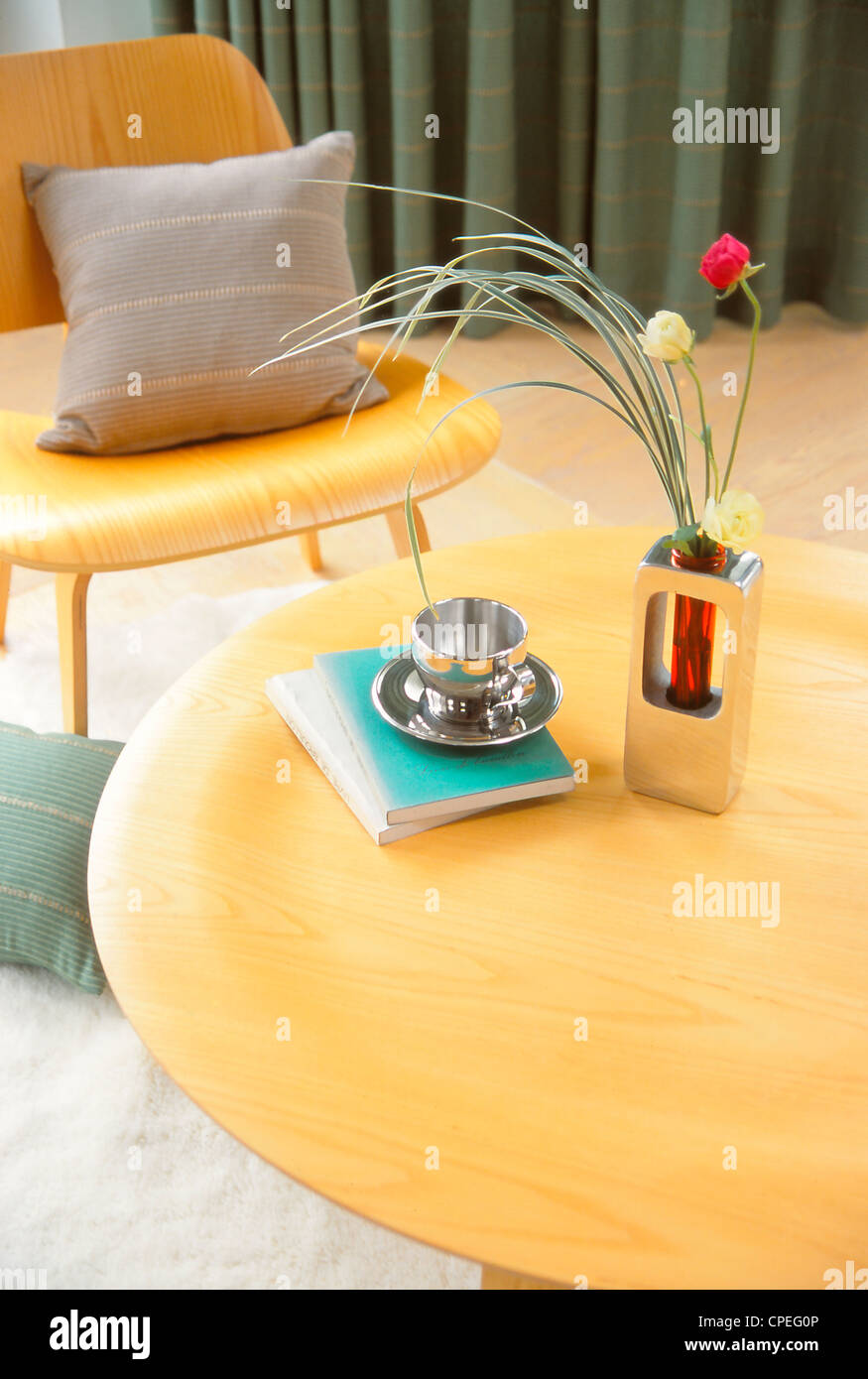 Modern Wood Chair And Table Setting In Room Stock Photo - Alamy