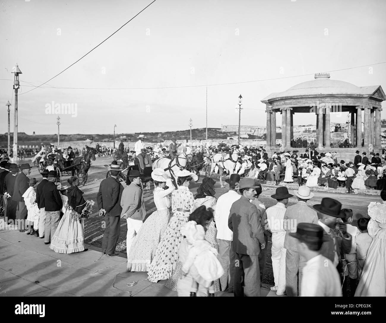 On the Malecon, Havana, Cuba, Circa 1900 Stock Photo - Alamy