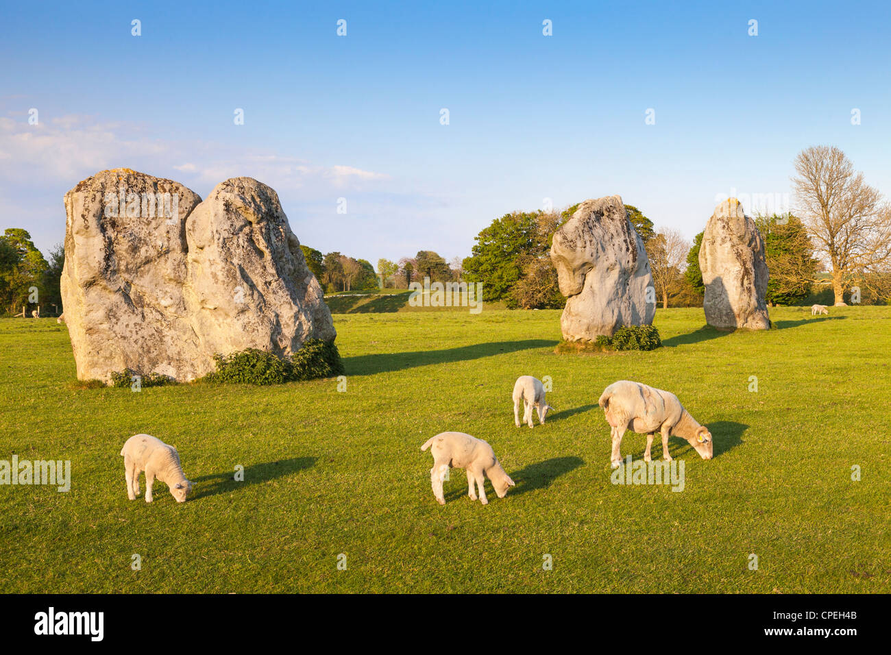 Avebury hi-res stock photography and images - Alamy